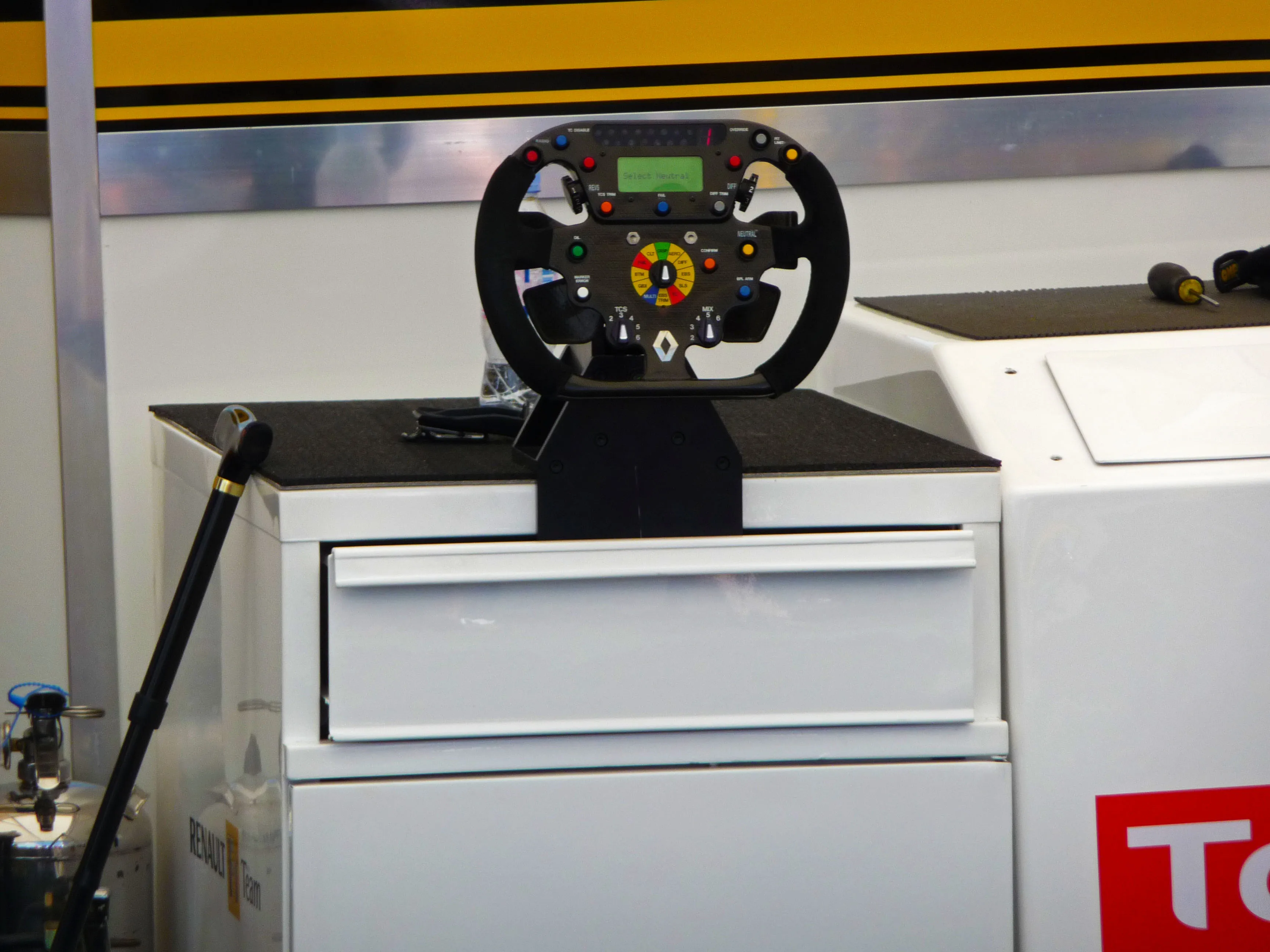 Teknologi F1 Modern: Bagaimana Data Analytics Mengubah Strategi Tim Balap